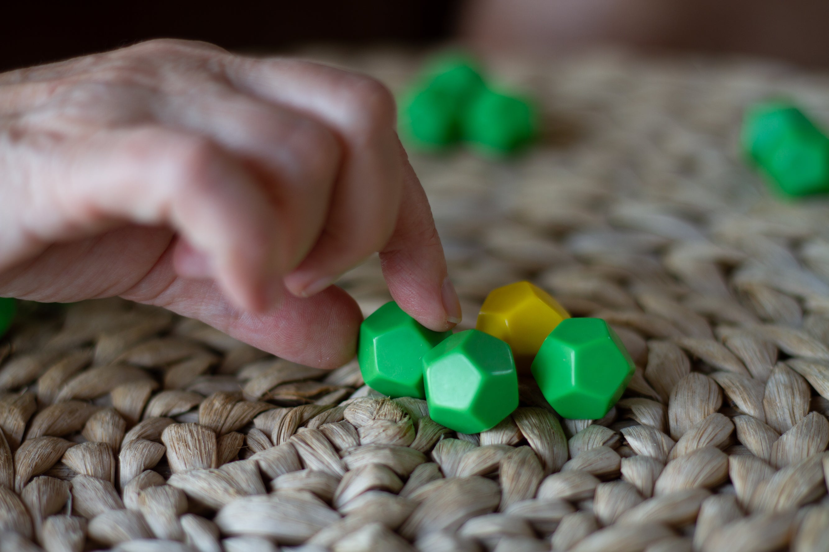 ULTIMO strategy game – Play and Ponder